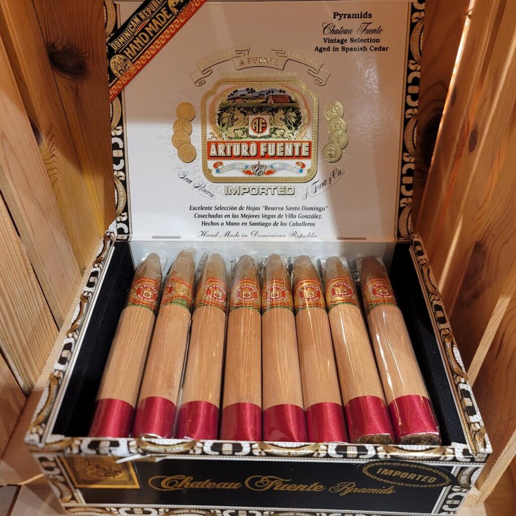 Arturo Fuente Chateau Fuente Pyramid Single | Underground Cigar Shop ...